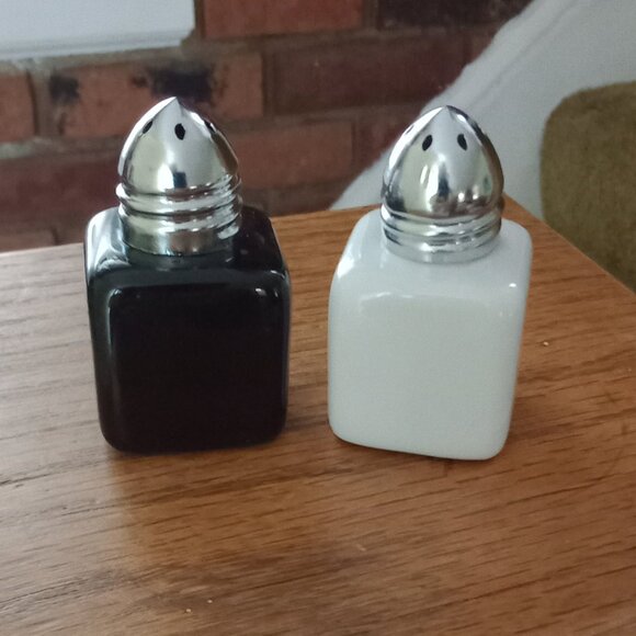 Source Unknown | Dining | Mini Salt Pepper Shakers | Poshmark